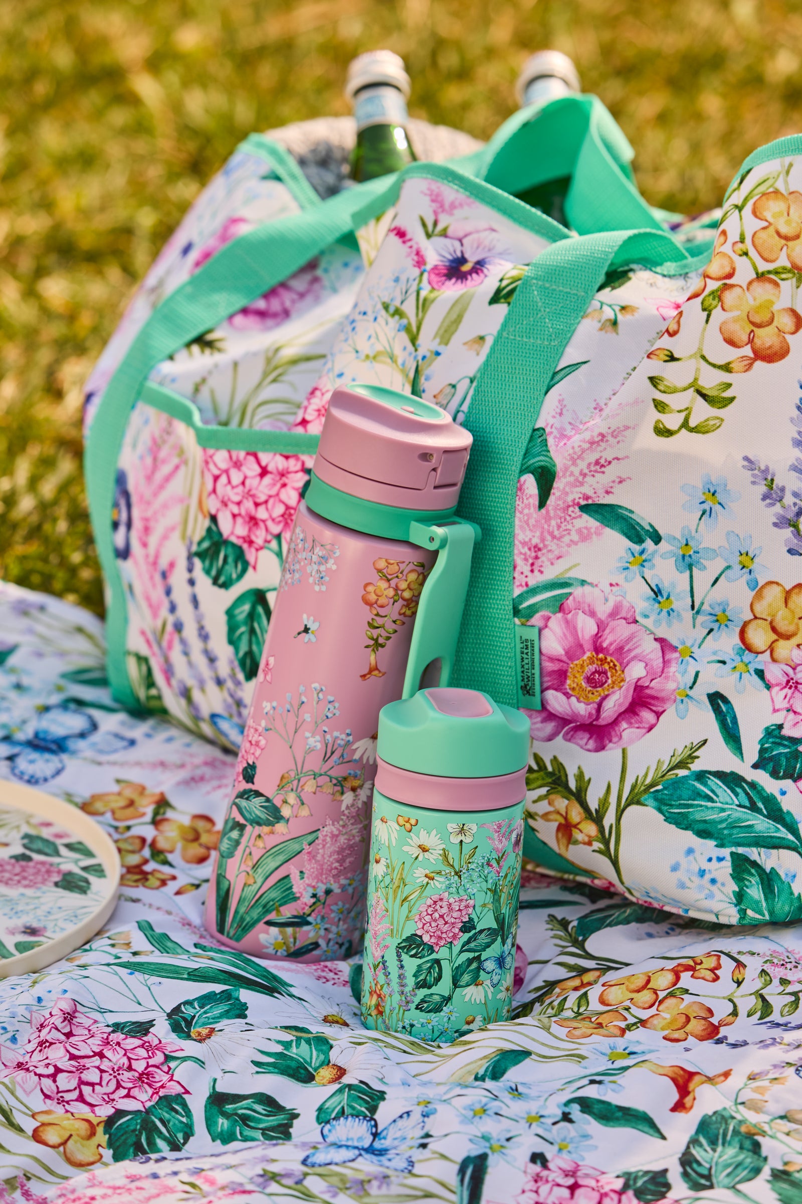 Maxwell & Williams Botanica Double Wall Insulated Travel Cup Green Gif